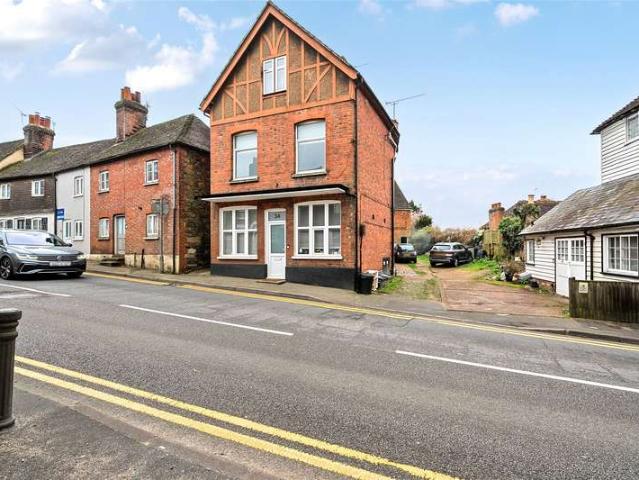2 Bedroom Maisonette Flat