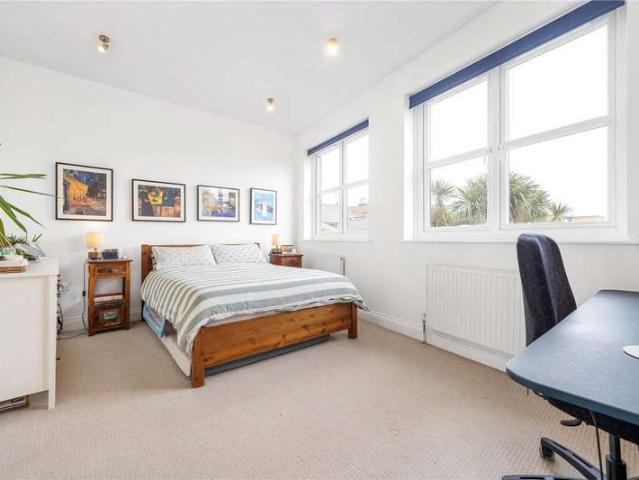 2 Bedroom Maisonette Flat