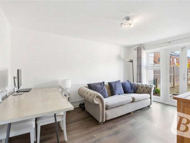 2 Bedroom Maisonette Flat