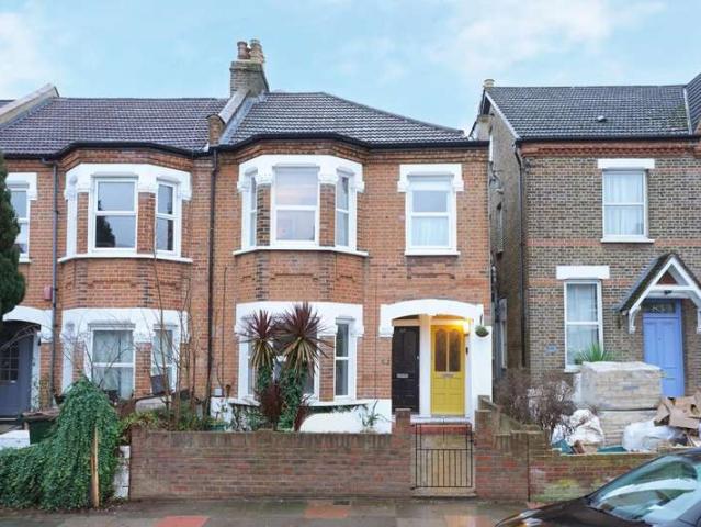 2 Bedroom Maisonette Flat