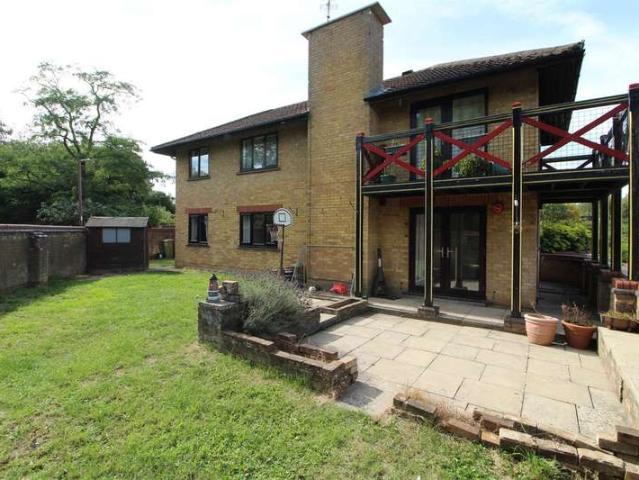 2 Bedroom Maisonette Flat