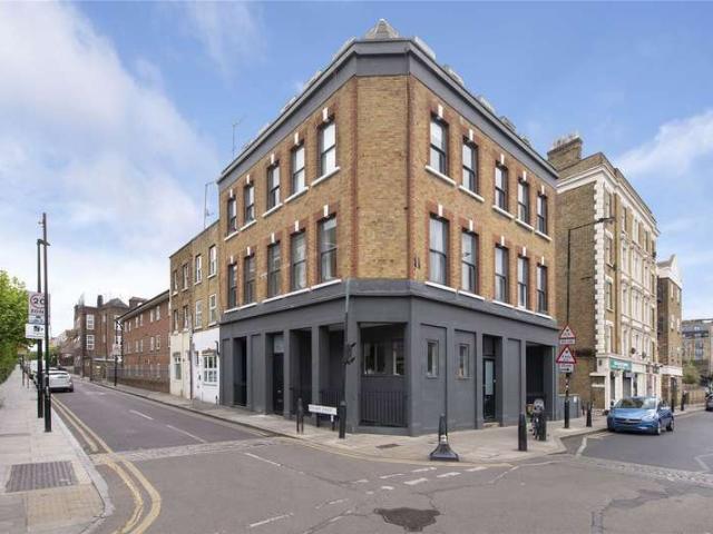 2 Bedroom Maisonette Flat