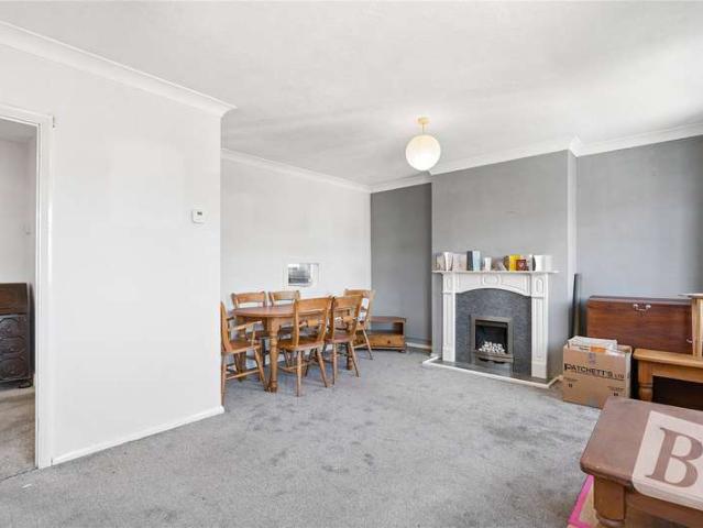 2 Bedroom Maisonette Flat