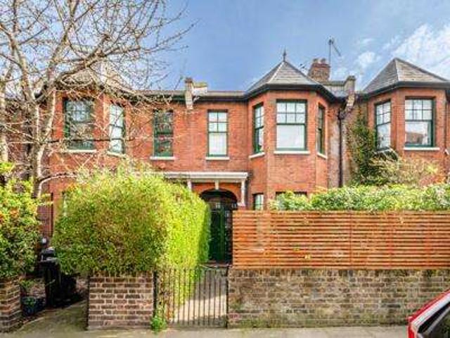 2 Bedroom Maisonette Flat