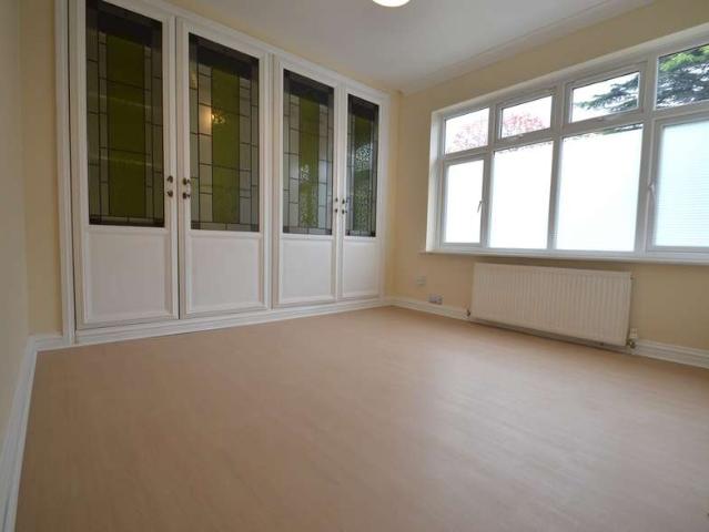 2 Bedroom Maisonette Flat