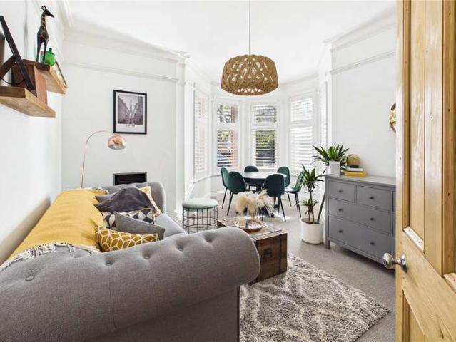 2 Bedroom Maisonette Flat