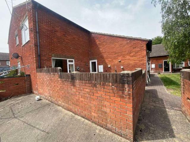 2 Bedroom Maisonette Flat
