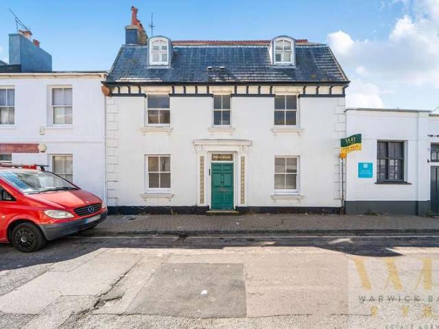 2 Bedroom Maisonette Flat
