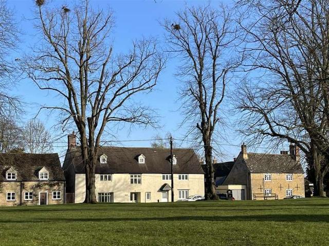 2 Bedroom Maisonette Flat