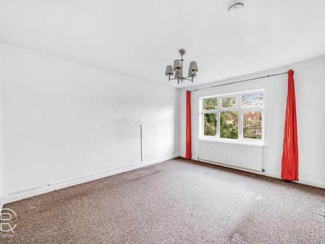 2 Bedroom Maisonette Flat