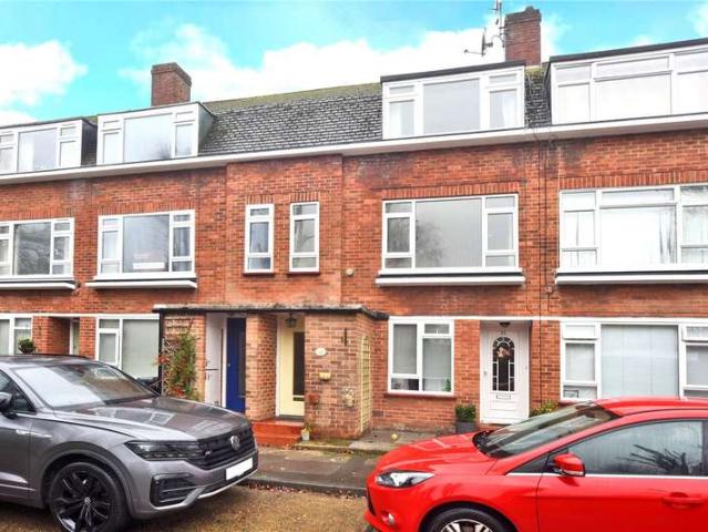 2 Bedroom Maisonette Flat