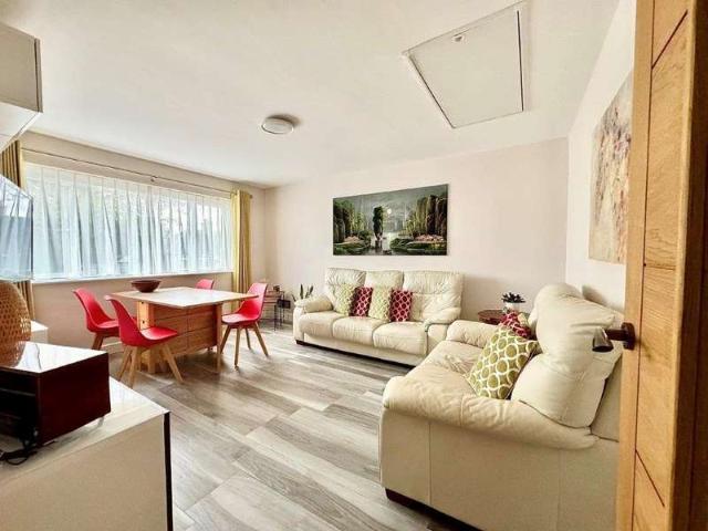 2 Bedroom Maisonette Flat