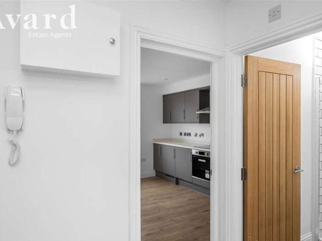 2 Bedroom Maisonette Flat