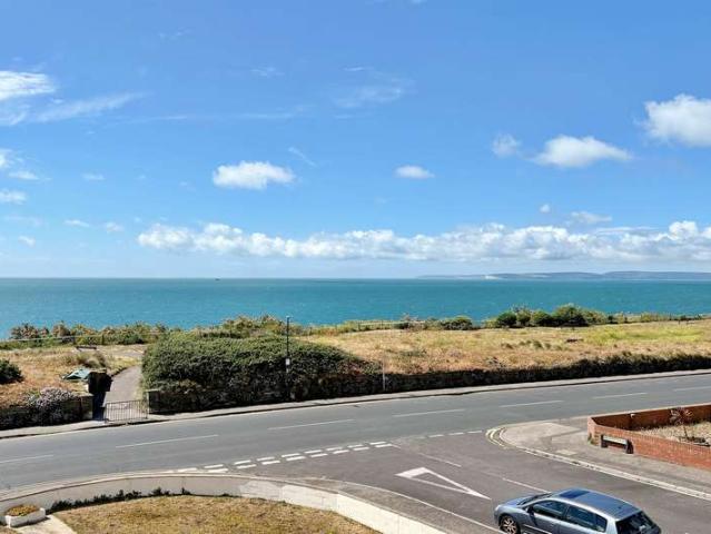 2 Bedroom Maisonette Flat
