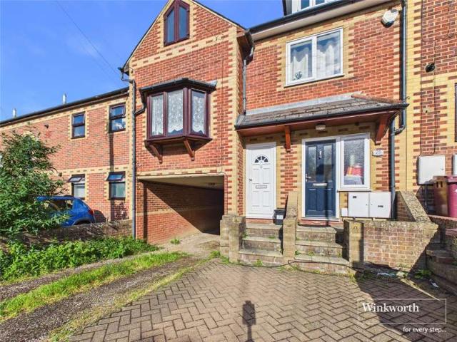 2 Bedroom Maisonette Flat