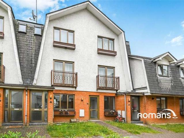 2 Bedroom Maisonette Flat