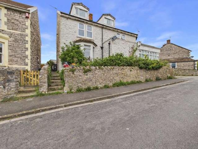 2 Bedroom Maisonette Flat