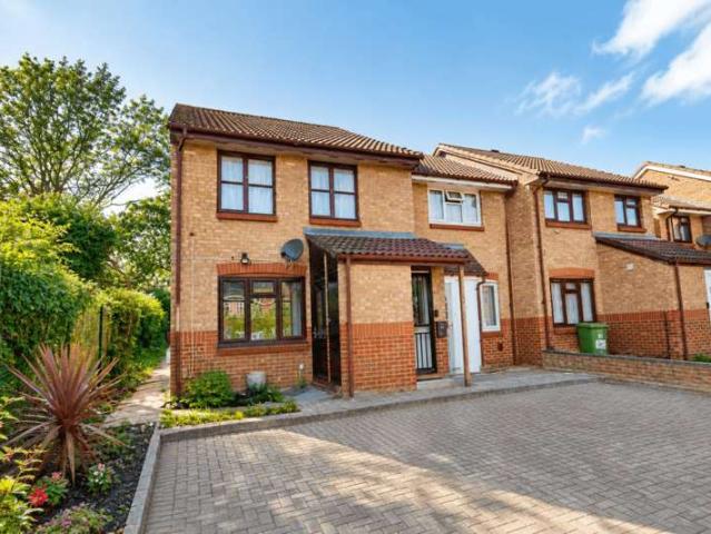 2 Bedroom Maisonette Flat