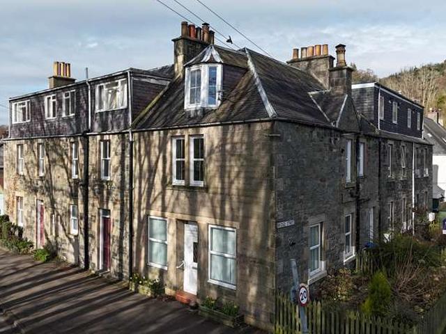 2 Bedroom Maisonette Flat