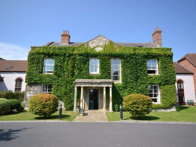 2 Bedroom Maisonette Flat