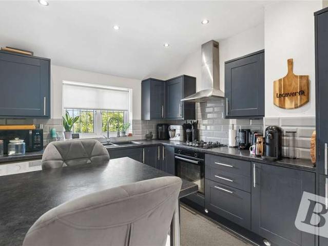 2 Bedroom Maisonette Flat