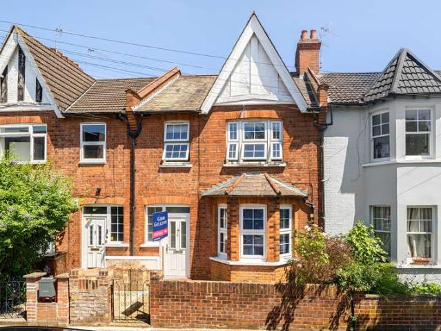 2 Bedroom Maisonette Flat