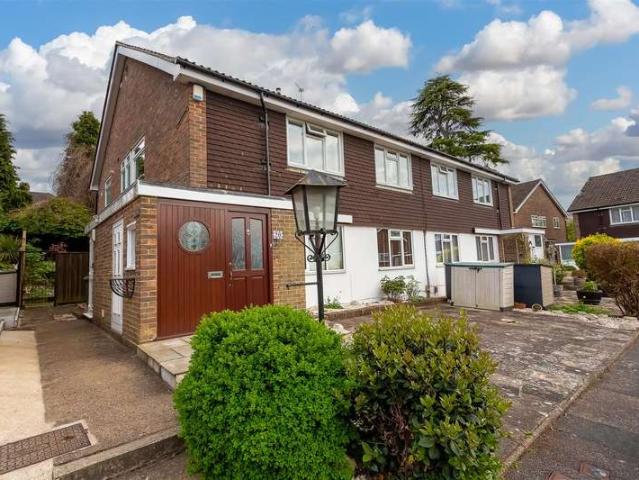 2 Bedroom Maisonette Flat