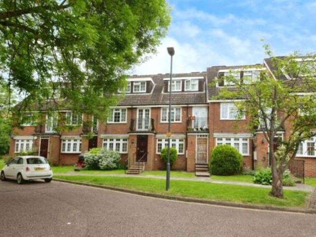 2 Bedroom Maisonette Flat