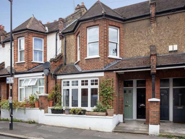 2 Bedroom Maisonette Flat