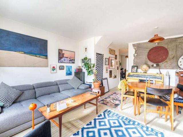 2 Bedroom Maisonette Flat