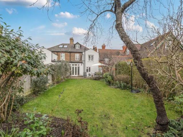 2 Bedroom Maisonette Flat