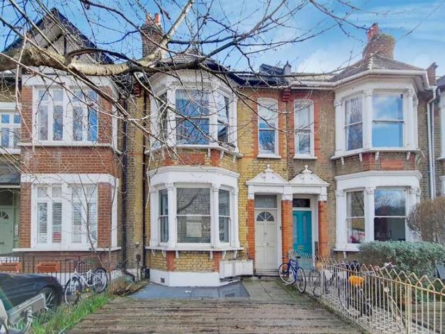 2 Bedroom Maisonette Flat