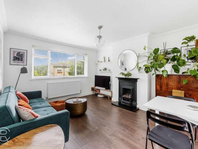 2 Bedroom Maisonette Flat