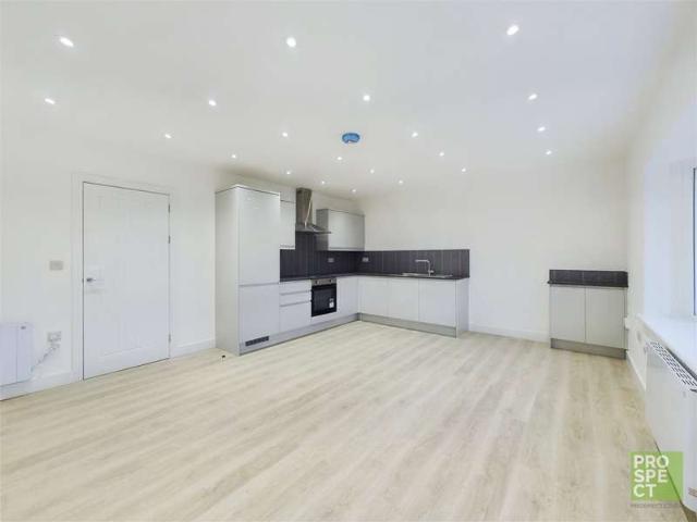 2 Bedroom Maisonette Flat