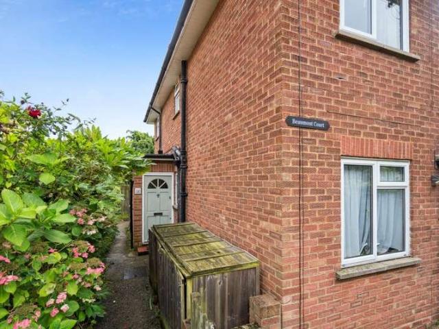 2 Bedroom Maisonette Flat