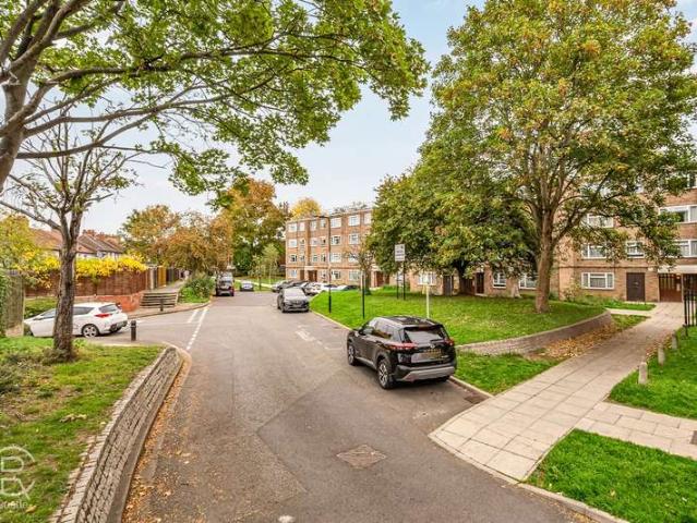 2 Bedroom Maisonette Flat