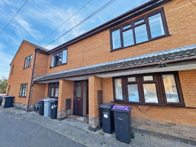 2 Bedroom Maisonette Flat