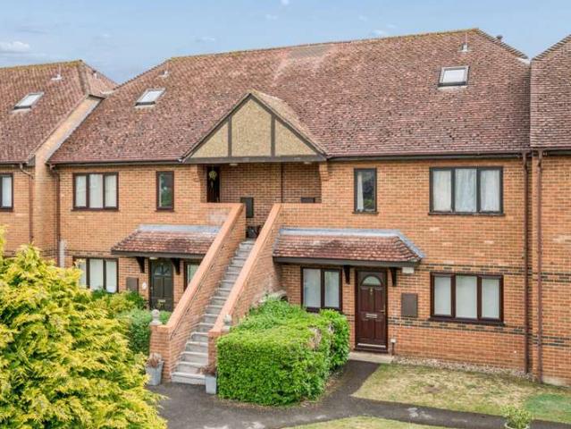 2 Bedroom Maisonette Flat
