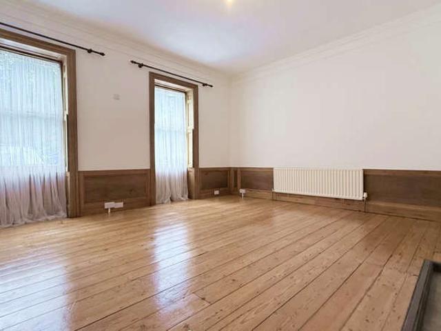 2 Bedroom Maisonette Flat