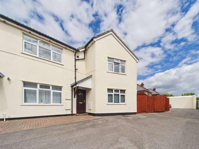 2 Bedroom Maisonette Flat