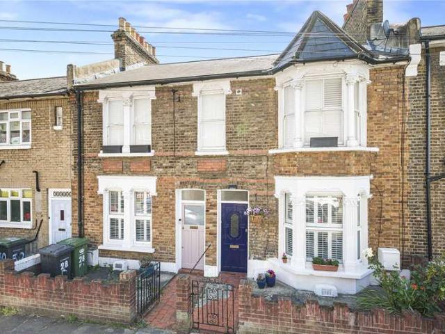 2 Bedroom Maisonette Flat