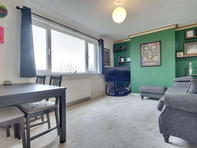 2 Bedroom Maisonette Flat