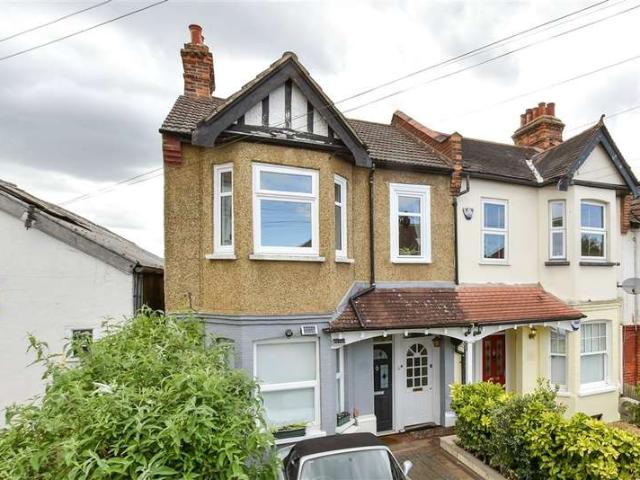 2 Bedroom Maisonette Flat