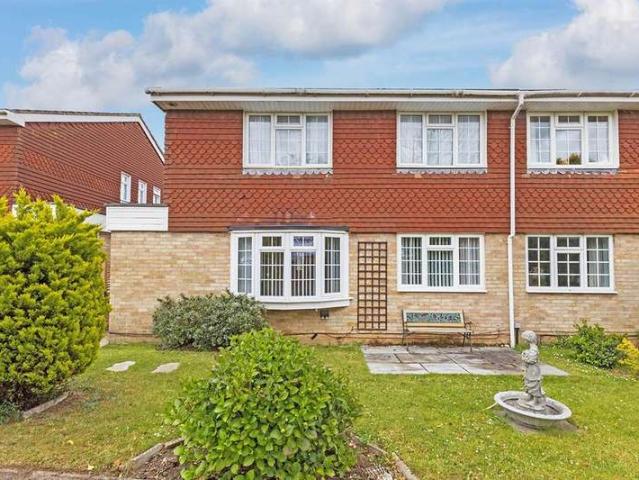 2 Bedroom Maisonette Flat