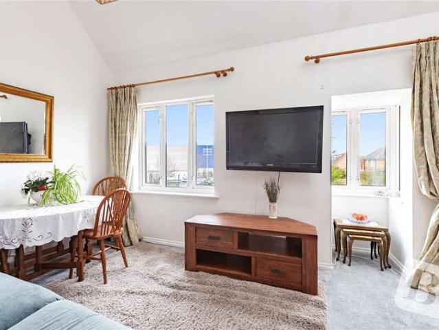 2 Bedroom Maisonette Flat
