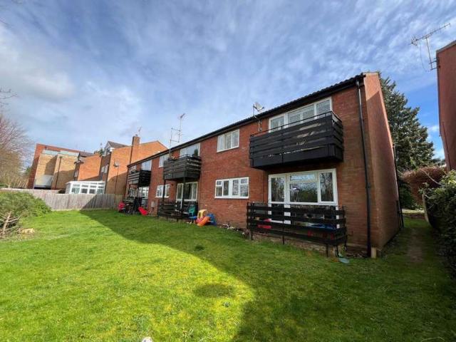 2 Bedroom Maisonette Flat