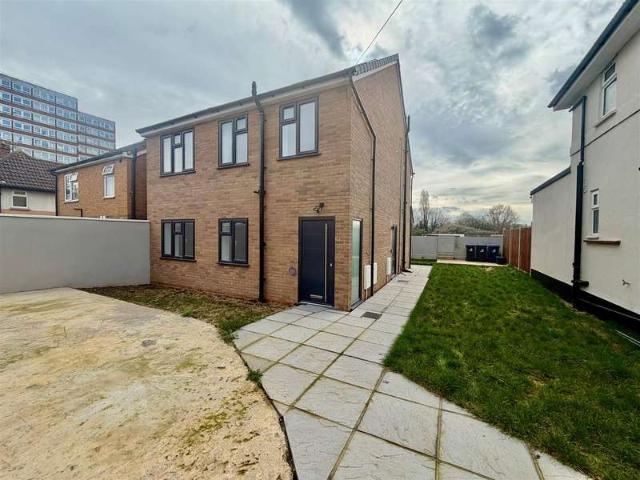 2 Bedroom Maisonette Flat