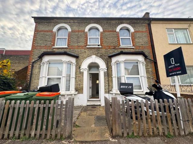 2 Bedroom Maisonette Flat