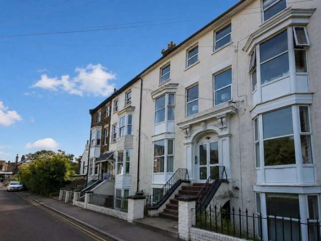 2 Bedroom Maisonette Flat