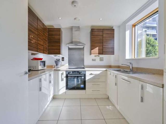 2 Bedroom Maisonette Flat